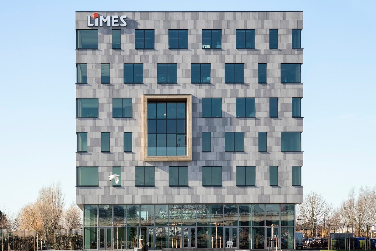 Ceramic facade cladding